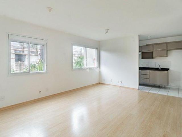 Apartamento semi mobiliado com 3 Dormitórios, transformado em 2 no Bairro Humaitá em Porto Alegre