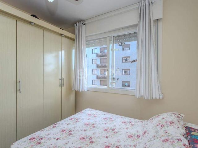 Apartamento semi mobiliado com 3 dormitórios e 2 vagas no bairro Tristeza COD: 25376
