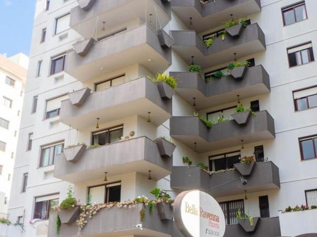 Apartamento SEMI MOBILIADO com 3 dormitórios em Lourdes
