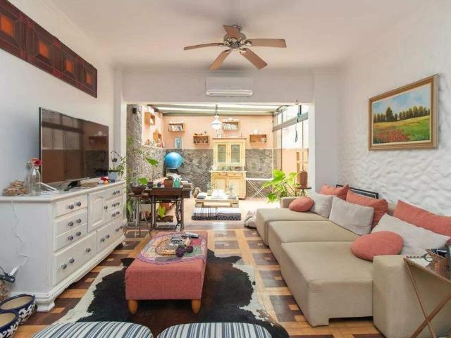 Apartamento semi mobiliado com 3 dormitórios, sendo 3 suítes para alugar no Centro Histórico COD: 17485
