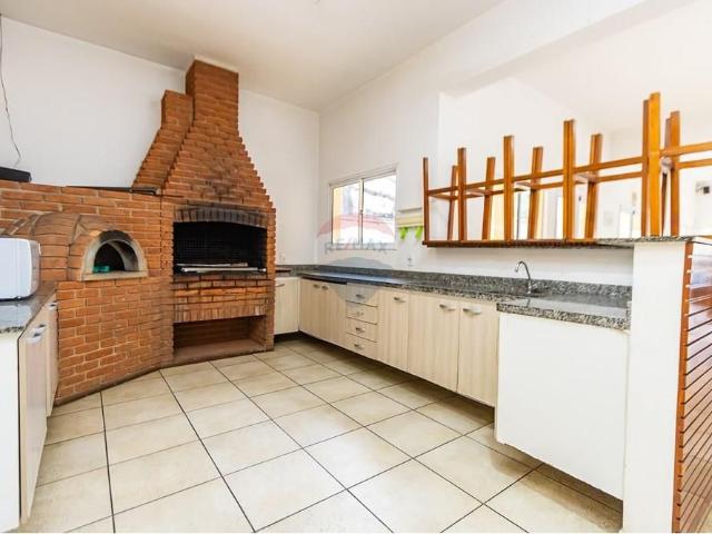 Apartamento Semi Mobiliado com 3 Quartos para Locação