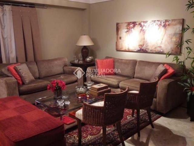 Apartamento semi mobiliado com 3 quartos, 1 suíte, 192m² no Petrópolis