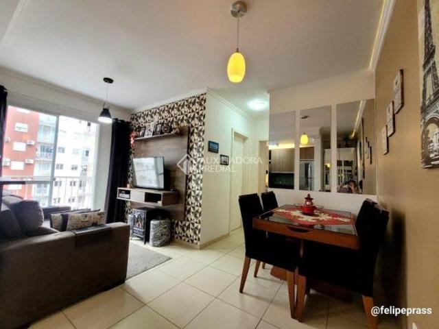 Apartamento semi Mobiliado com 2 quartos e 1 Vaga