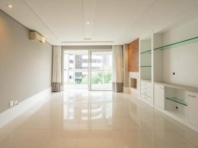 Apartamento Semi Mobiliado com 4 Suítes 3 Vagas à venda, 241 m² – Água Verde – Curitiba/PR