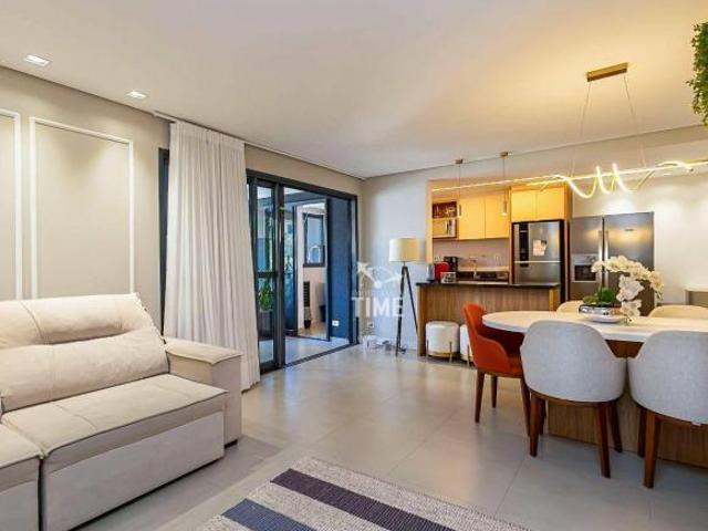 Apartamento semi mobiliado com móveis planejados e 3 vagas –à venda Cabral Curitiba