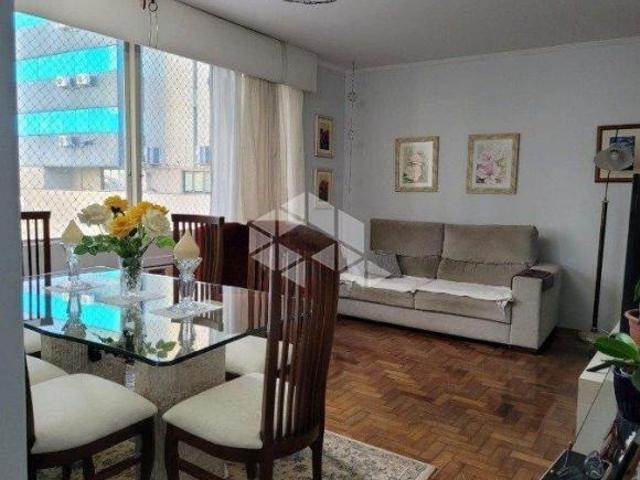 Apartamento semi mobiliado com móveis sob medida com 108 m² privativos