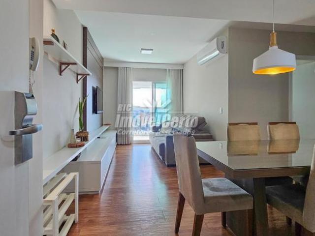 Apartamento semi mobiliado de 65 m² no Condomínio