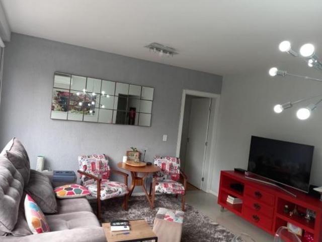 Apartamento semi mobiliado de 02 dormitórios com garagem bairro santana