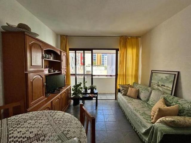 Apartamento semi mobiliado de 02 dormitórios no Centro em Torres RS