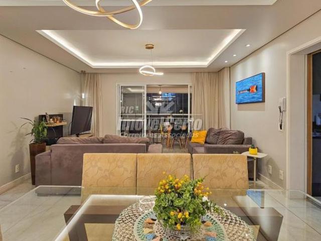 Apartamento semi mobiliado de 155 m² privativo com