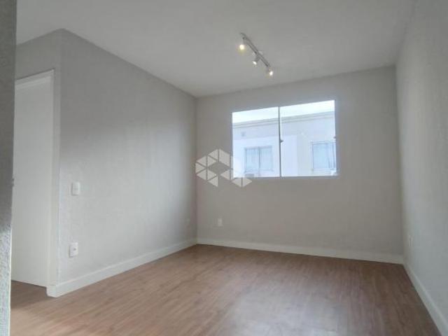 Apartamento semi mobiliado de 2 quartos bem localizado na Restinga