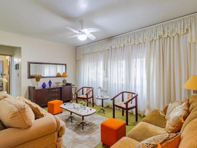 Apartamento semi mobiliado De 3 Dormitórios no Bairro São João, Porto Alegre