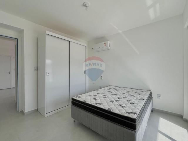 Apartamento semi mobiliado em Camobi