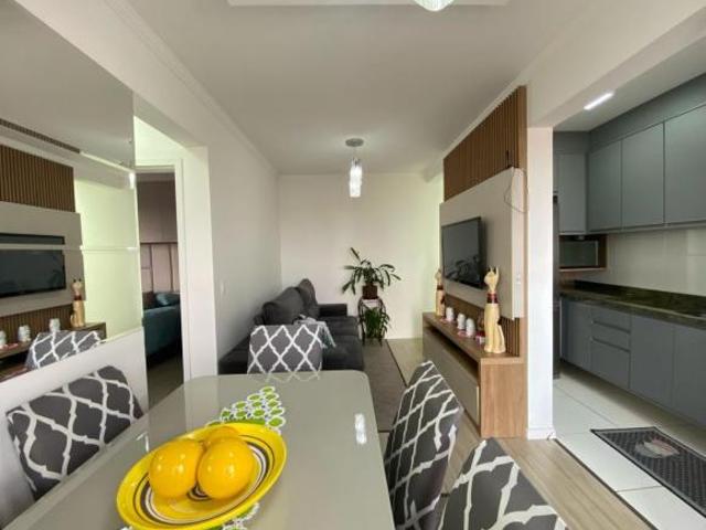 Apartamento semi mobiliado no Boqueirão!