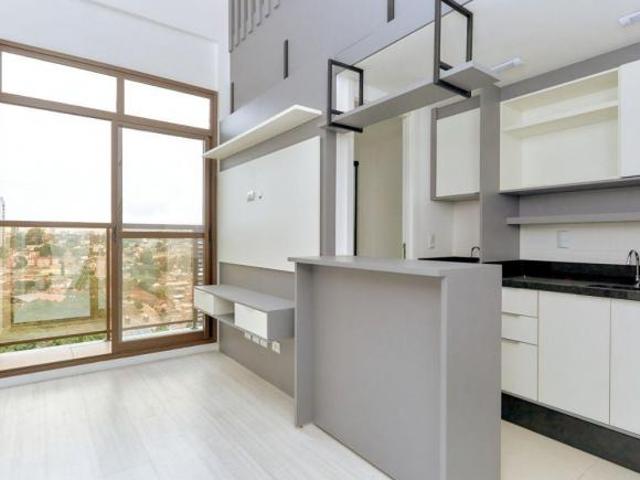 Apartamento semi mobiliado no Ecoville com sacada 24m2 privativos e 1 vaga