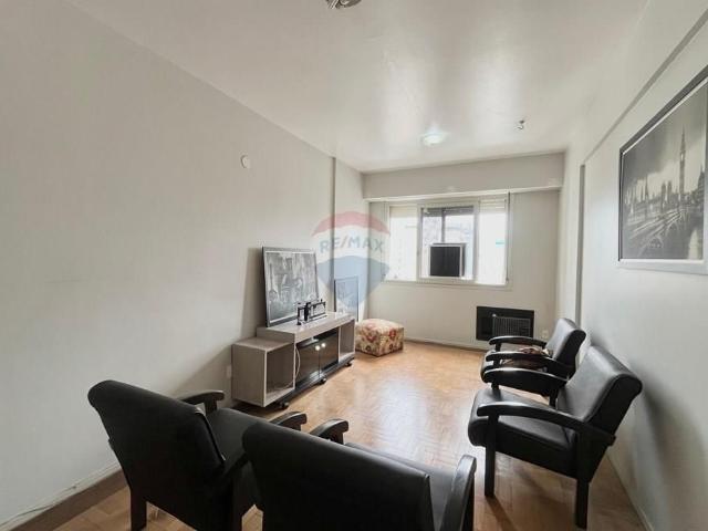 Apartamento semi mobiliado para locação no centro de Santa Maria