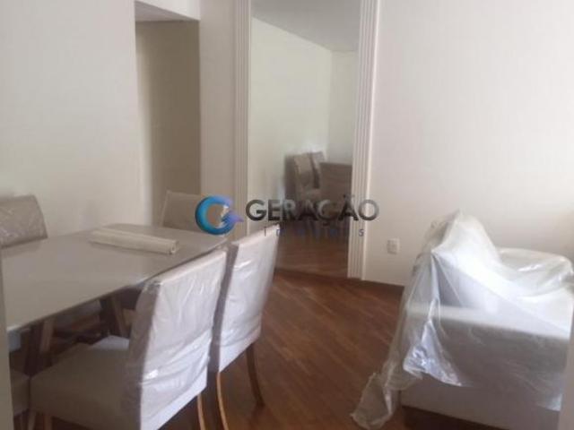Apartamento semi mobiliado para venda com 03 quartos e 01 garagem 94m² no bairro Jardim Aquarius