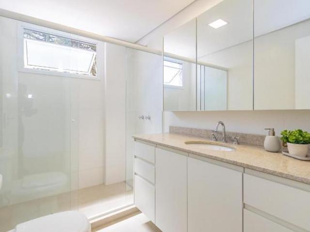 Apartamento SEMI DECORADO, com 3 Suites, 2 Vagas, 131 m privativos