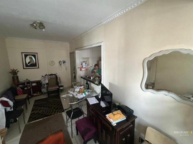 Apartamento semibobiliado à venda no Boqueirão, em Praia Grande SP