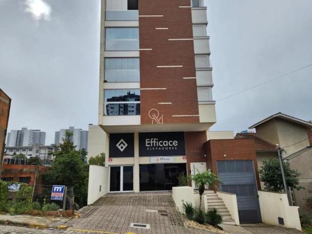Apartamento semimobiliado no bairro Panazzolo, com 83m² e 2 vagas
