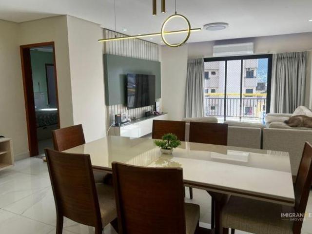 Apartamento semimobiliado no canto do Forte, em Praia Grande SP