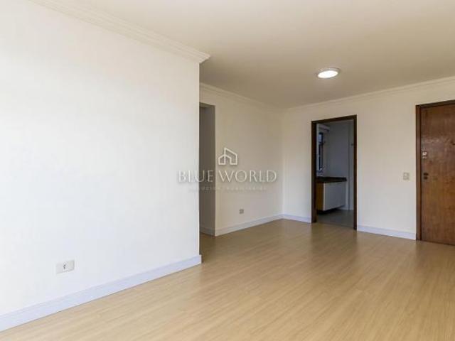 Apartamento semimobiliado no Portão a poucos metro