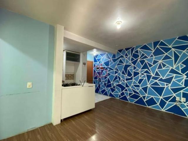 Apartamento Semimobiliado à Venda em Canela!