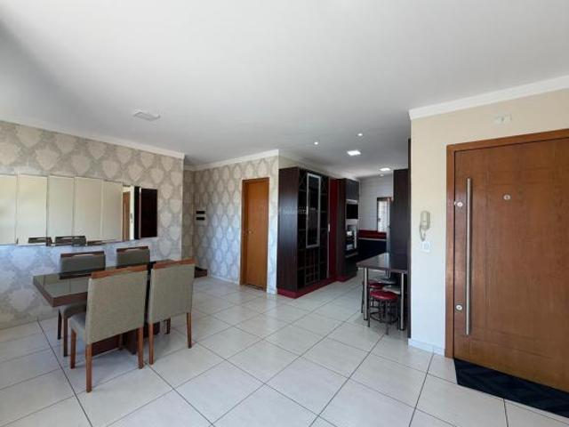 APARTAMENTO SEMIMOBILIADO À VENDA EM REGIÃO CENTRAL DE APUCARANA