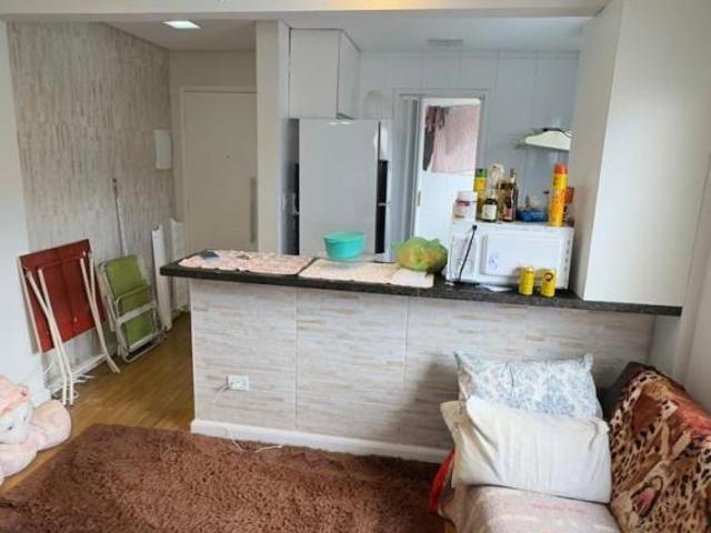 Apartamento semimobiliado à venda no Canto do Forte, em Praia Grande SP