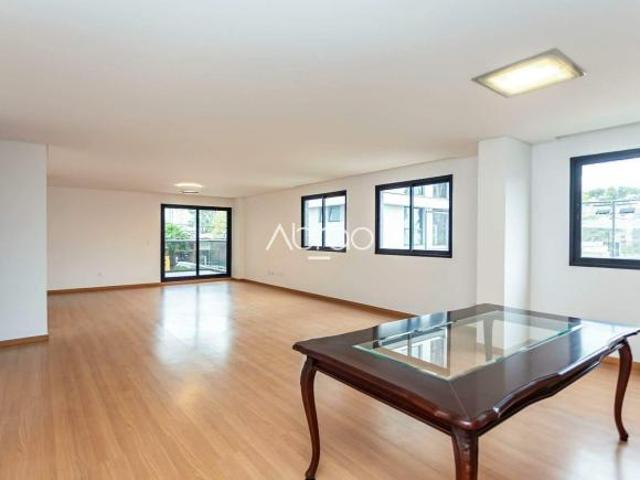 Apartamento semimobiliado à Venda no Bigorrilho –