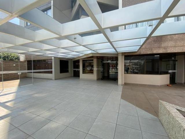 APARTAMENTO SEMIMOBILIADO À VENDA NO EDIF MONTREAL, CENTRO DE APUCARANA