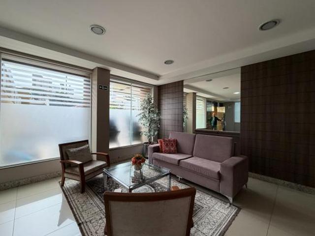 APARTAMENTO SEMIMOBILIADO À VENDA NO EDIFÍCIO FLORIANÓPOLIS CENTRO DE APUCARANA