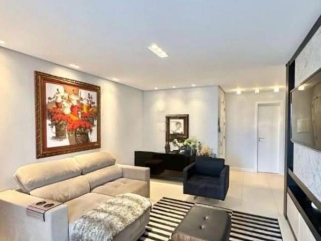 Apartamento semimobiliado à venda no Panazzolo