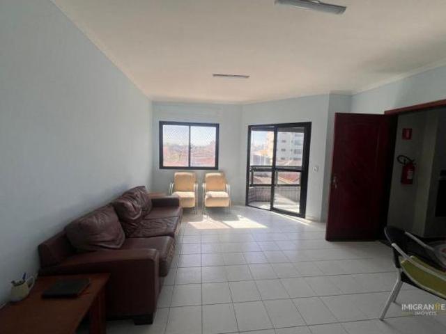 Apartamento semimobiliado à venda no Real, em Praia Grande SP
