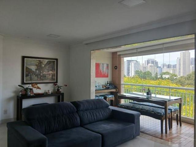 APARTAMENTO SEMIMOBILIADO À VENDA NO TATUAPÉ