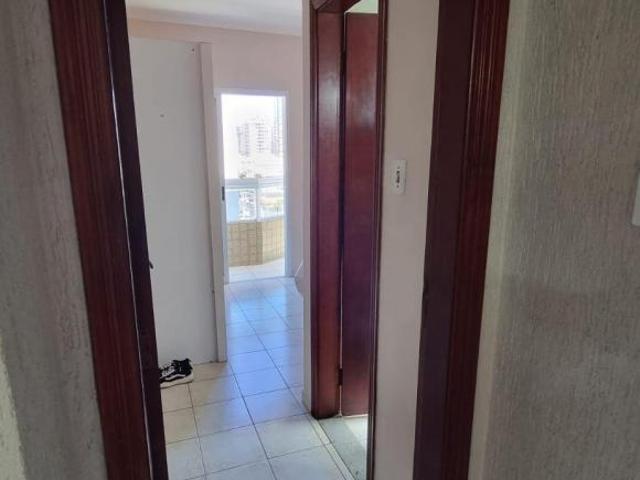 Apartamento semimobiliado à venda na Aviação, em Praia Grande SP