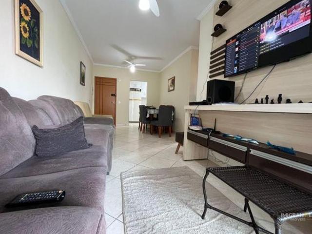 Apartamento semimobiliado à venda na Ocian, em Praia Grande SP