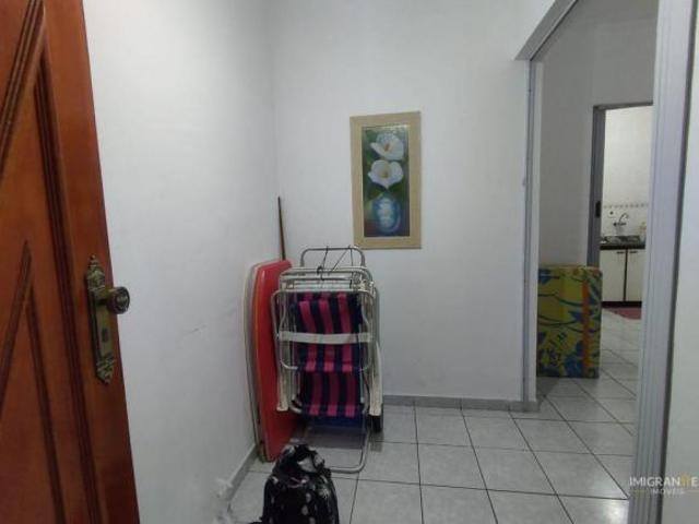 Apartamento semimobiliado à venda na Nova Mirim, em Praia Grande SP