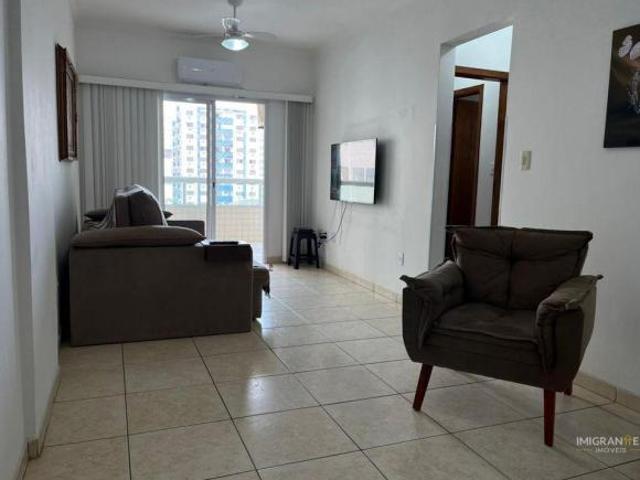 Apartamento semimobiliado à venda na Tupi, em Praia Grande SP