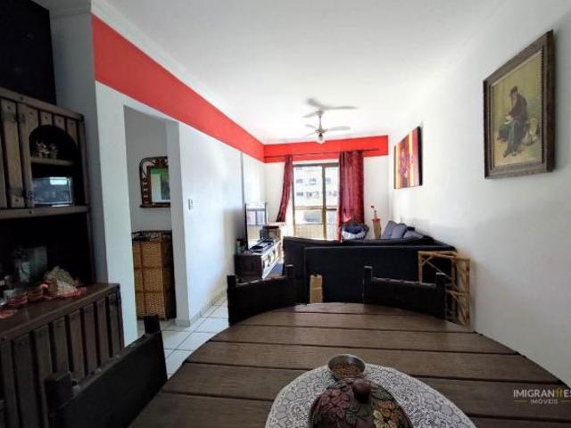 Apartamento semimobiliado à venda na Tupi, em Praia Grande SP