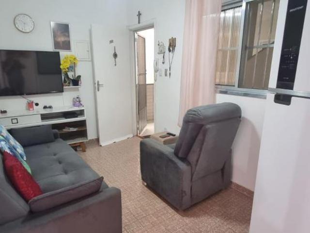 Apartamento semimobiliado à venda na Tupi, em Praia Grande SP