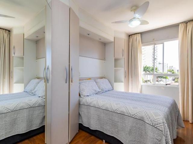 Apartamento semimobiliado c/ 3 Quartos 1 Suíte e 1 Vaga Água verde