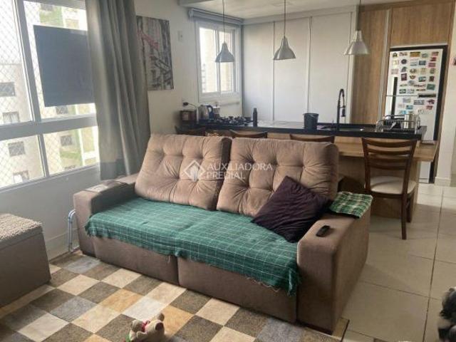 Apartamento semimobiliado, com 01 quarto, 47m² no bairro Centro