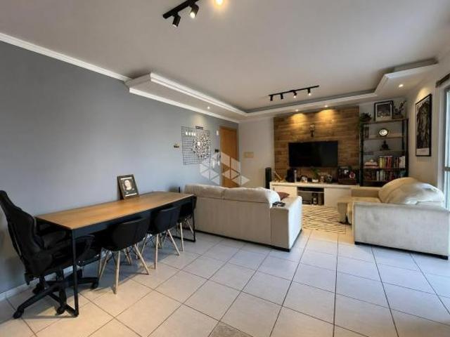 Apartamento semimobiliado, com 02 dormitórios, no Bairro Arroio Grande
