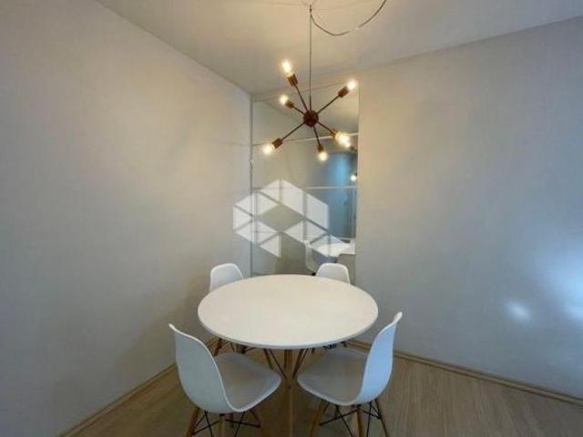 Apartamento semimobiliado com 2 dormitórios no Arroio Grande!