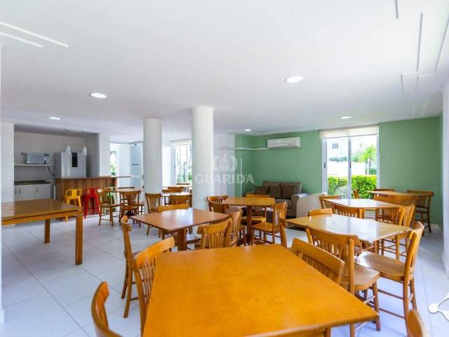 Apartamento semimobiliado com 2 dormitórios e 1 vaga de garagem no bairro Alto Petrópolis COD: 24388
