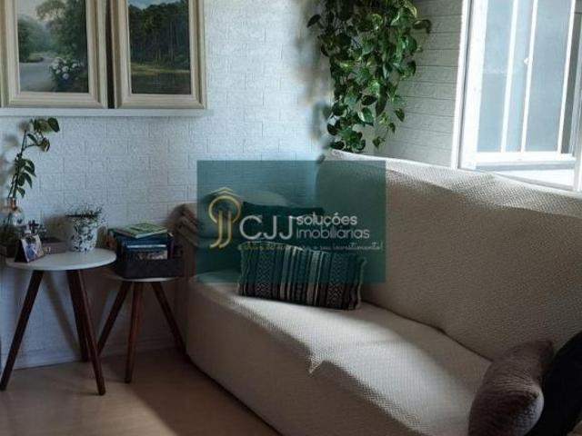 Apartamento semimobiliado com 2 quartos à venda bairro Boa Vista Curitiba/PR