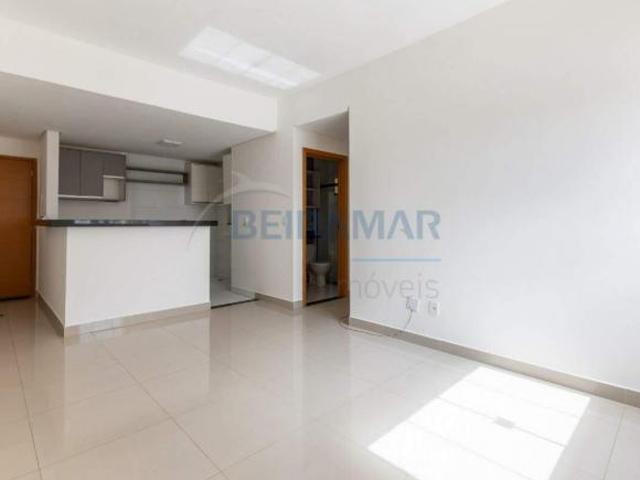 Apartamento Semimobiliado com 2 Quartos, Vaga de Garagem à Venda no Edifício Cláudio Medeiros Vice