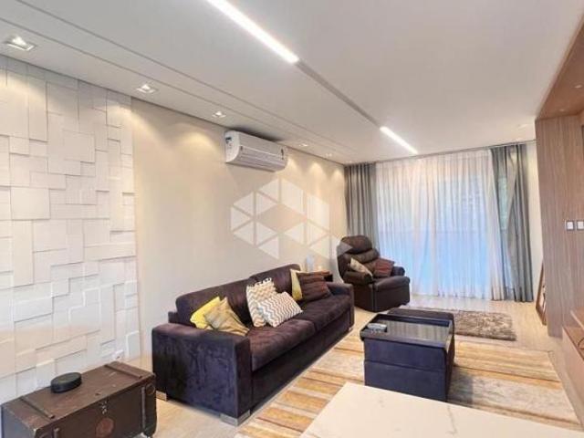 Apartamento semimobiliado com 3 dormitórios, suíte e 4 vagas no Madureita