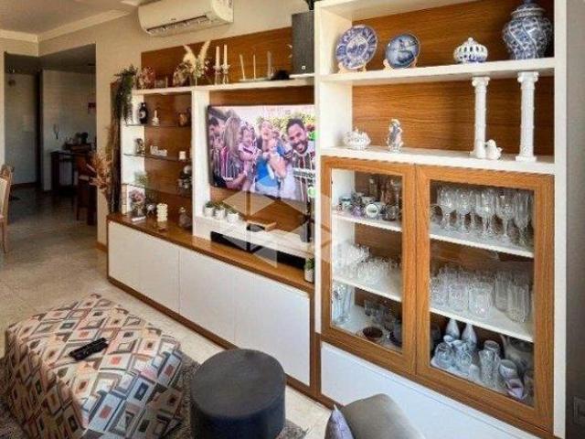 Apartamento semimobiliado com 3 dormitórios, sendo 1 suite no Bairro Santo Inácio